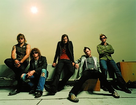 Hinder - Extreme Bahviour 2006 - 2 - Bild/Foto - Fan Lexikon